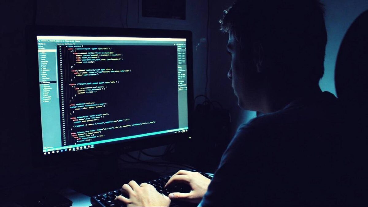 AI-POWERED ‘VIBE CODING’ RESHAPES GLOBAL SOFTWARE LANDSCAPE